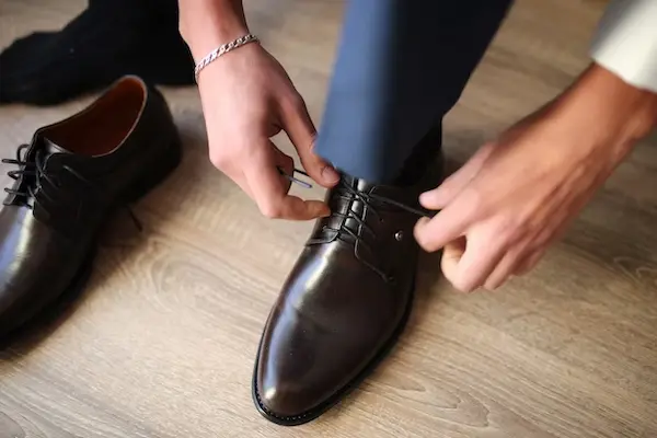 How To Keep Shoes From Creasing When Walking? - CounterKicks